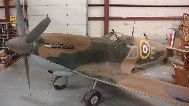 SPITFIRE LF.IXB MH415 | Pay's Air Service