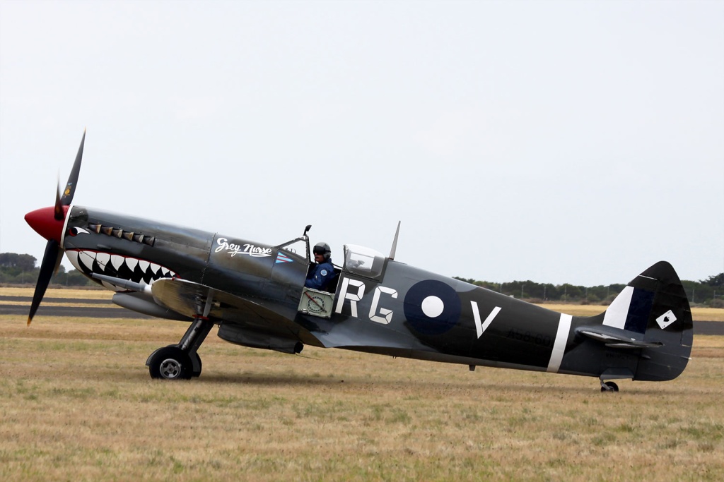 SPITFIRE MK.VIII VH-HET | Pay's Air Service